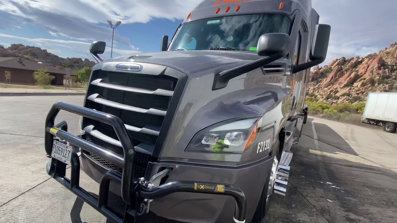 Nova Lines quick truck walk around while it’s still clean.... - YouTube
