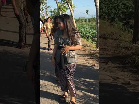 OMG Ada Apa Dengan Selendangnya Tante Bohay #shotsviral #tantebohay