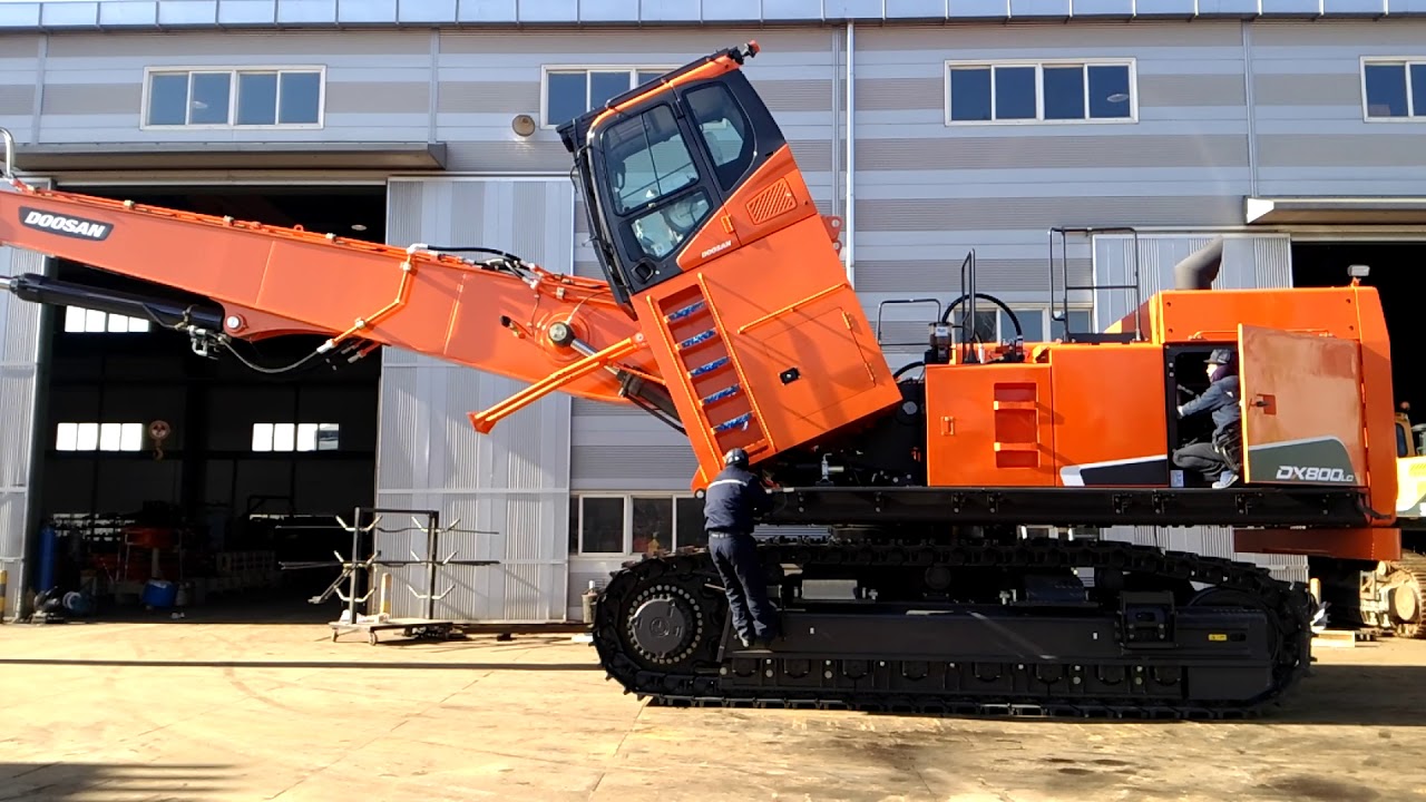 Doosan AM Material handler DX800MH 10 - YouTube