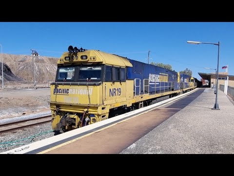 Pacific National Perth to Sydney Freighter - YouTube