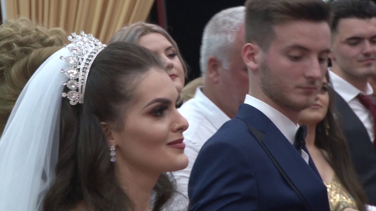 QIFTI DUKE VALLËZËZUAR MË FAMILJEN BEGOLLI & HASANI NË DASMEN EDI ...