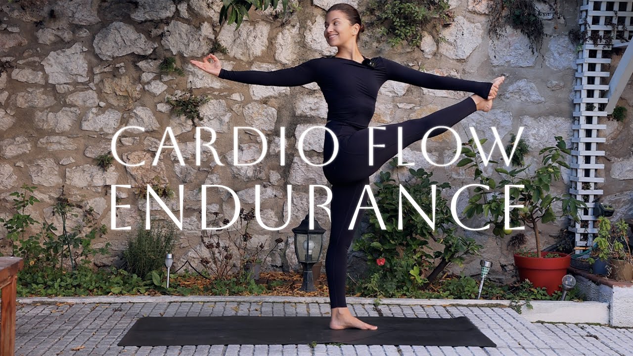Cardio yoga flow · 25 minutes pour l'endurance - YouTube