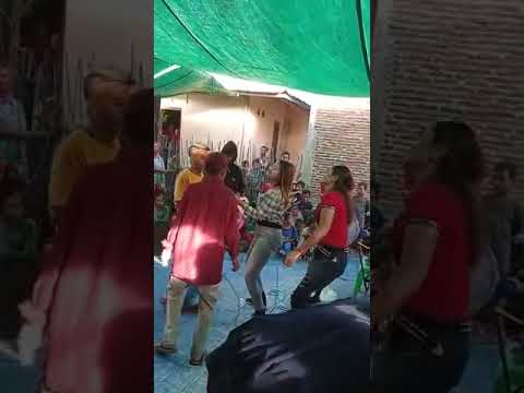 Orgen ndano di sampungu mantap Saweranya,bersama biduan lisa and mut.