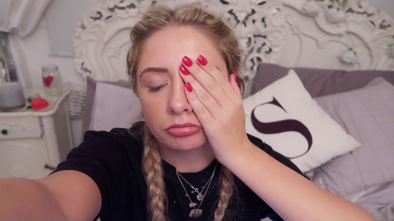 OUCH! LOOK WHATS HAPPENED TO MY EYE!! :( - YouTube