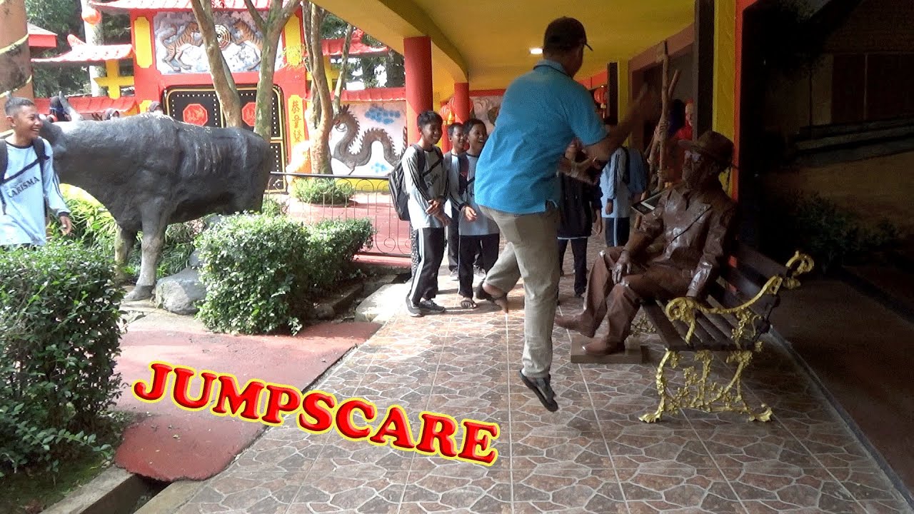 HUMAN STATUE PRANK : LAKI-LAKI MELOMPAT KETAKUTAN - YouTube