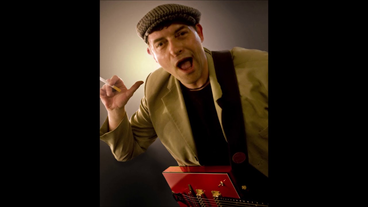 PETER PHILIPSEN @ FLYVERE I NATTEN - YouTube