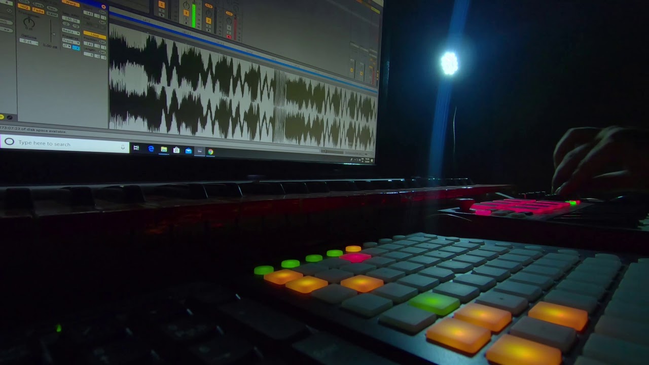 Akai Mpk mini Live with Launchpad || Ableton Live - YouTube