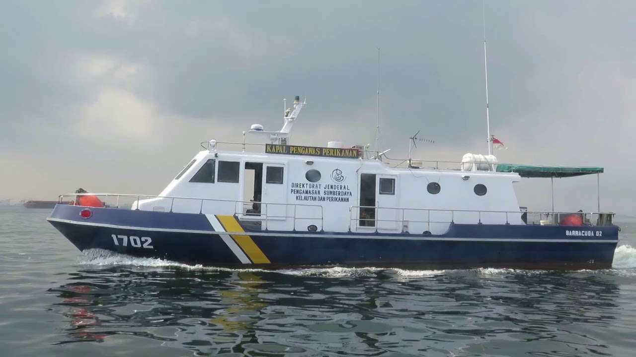 ON DUTY KAPAL PENGAWAS PERIKANAN KP. BARRACUDA 02 - YouTube