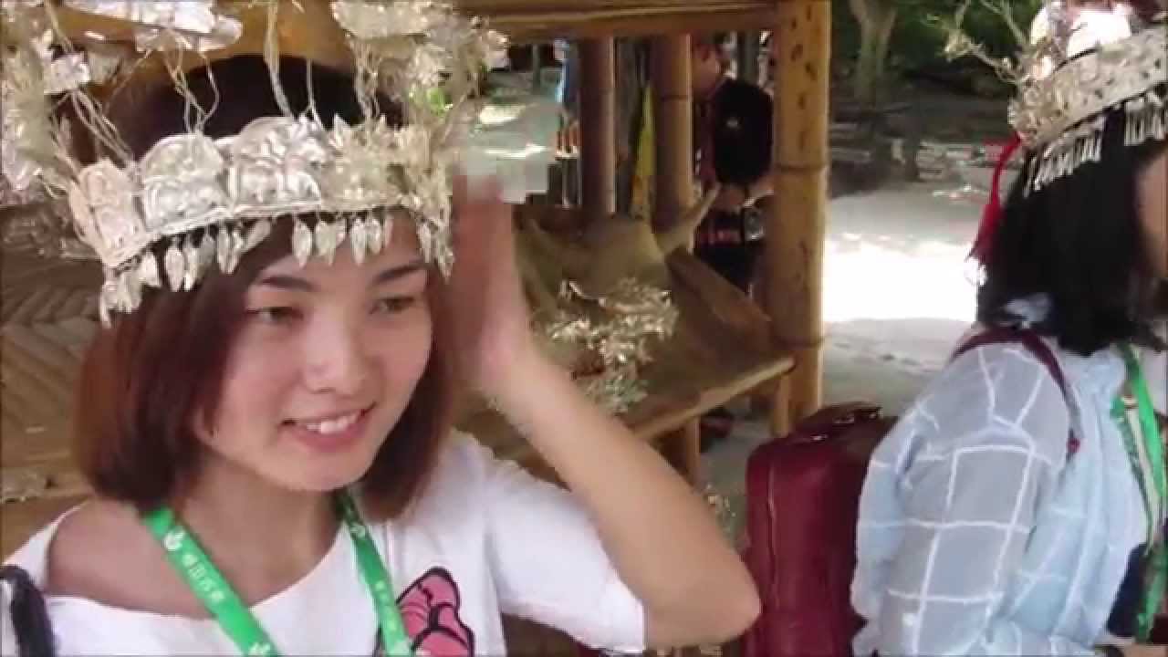 Travel With Chris: Li & Miao Ethnic Village (Hainan, China) - YouTube