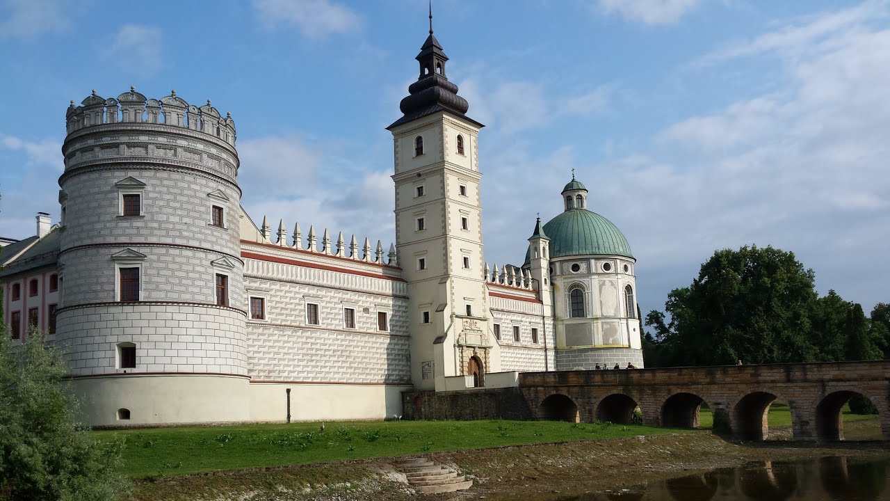 KRASICZYN : ZAMEK W KRASICZYNIE / PARK ZAMKOWY - YouTube