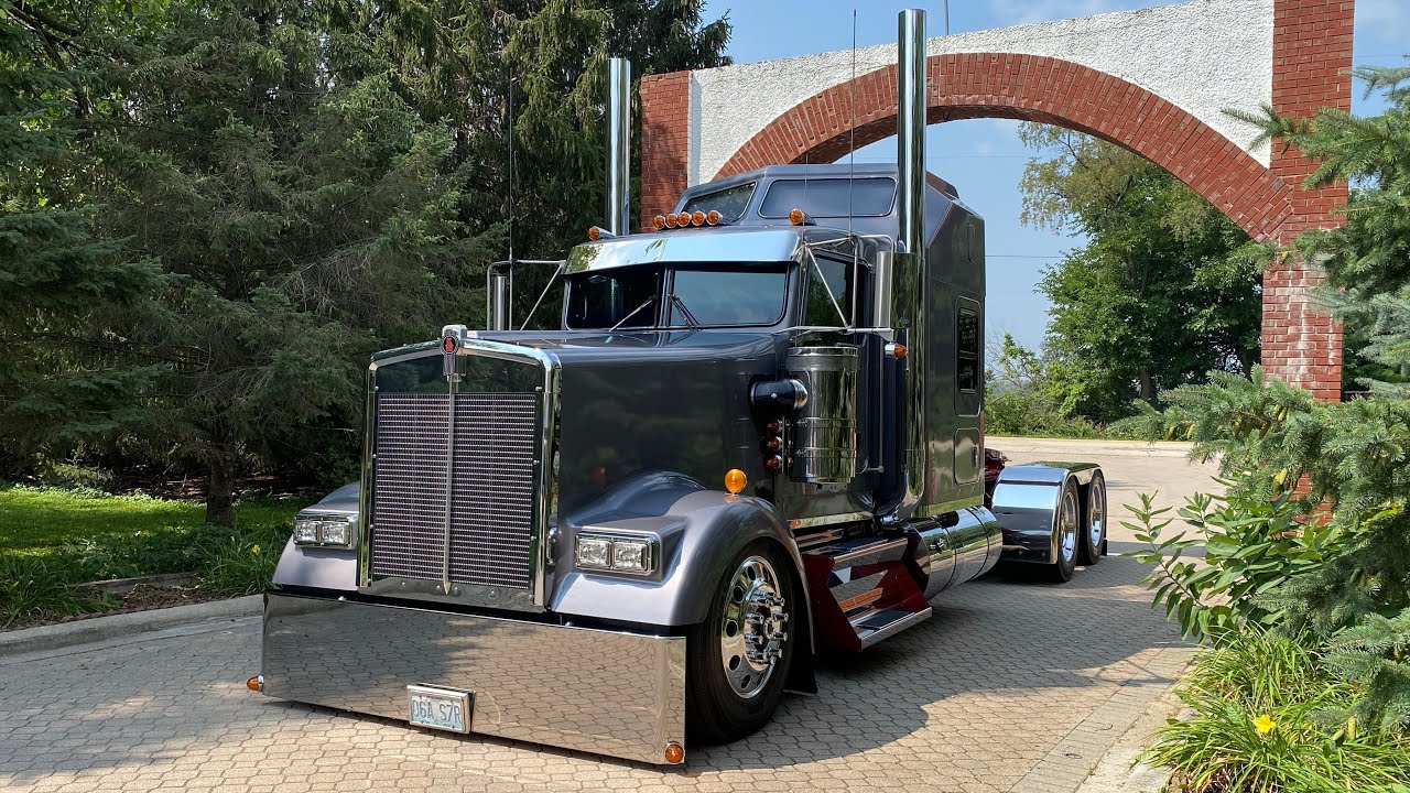 Big Rig Spotlight Tony Huttenstine’s super Kenworth W-900L - YouTube