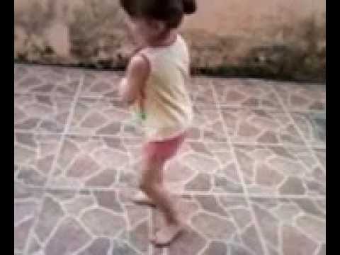 Dudinha dançando ah lelek lek lek...