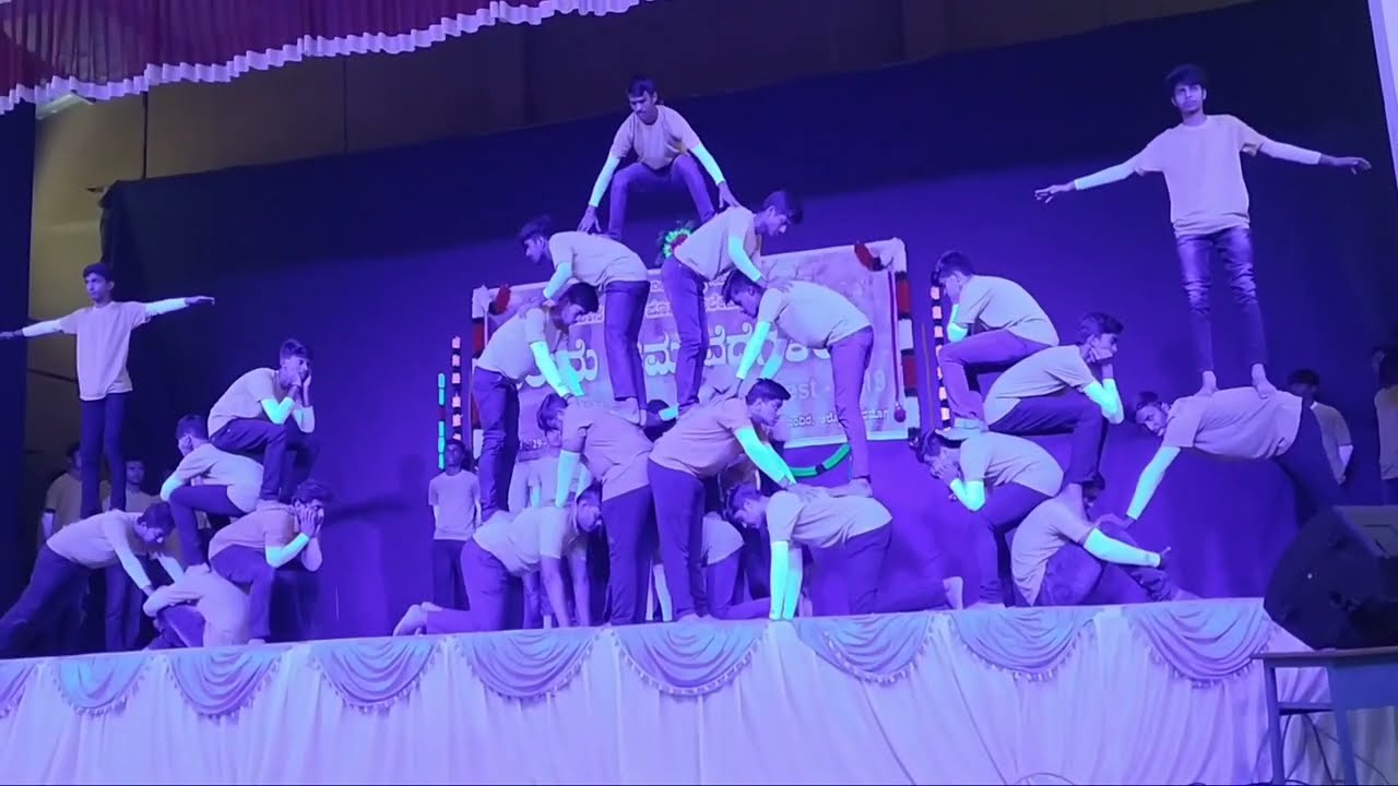 Boys pyramid - YouTube