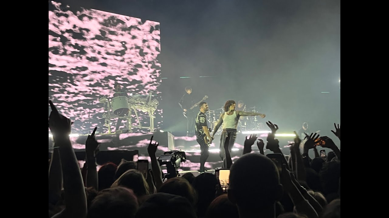 @BMTHOfficialVEVO Shadow Moses - live @zenithtoulousemetropole 13 feb ...