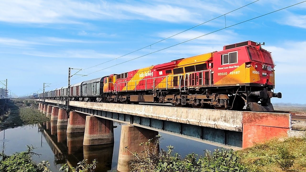 WDM3D, WDG4, WDG4G, Back To Back 4 High Speed Diesel Freight Trains ...