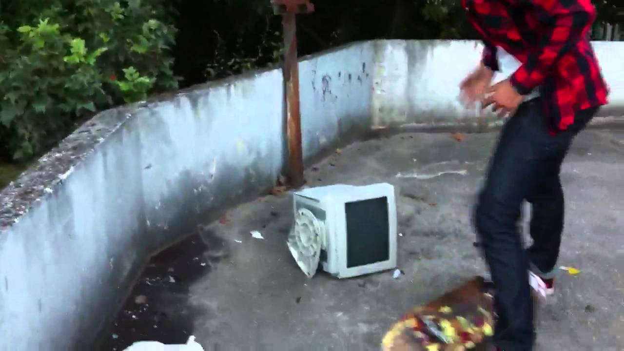 Comment casser un écran d'ordinateur - YouTube