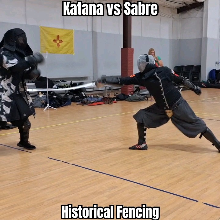 Katana vs Sabre #HEMA - YouTube