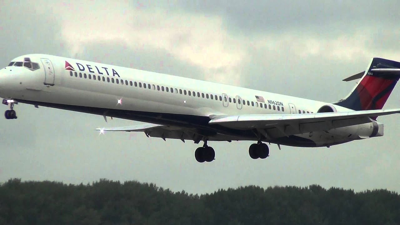 Delta Air Lines N962DN MD-90 Landing Portland Airport (PDX) - YouTube