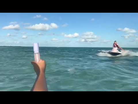 #Millie Bobby Brown operate the #Boat in bikini