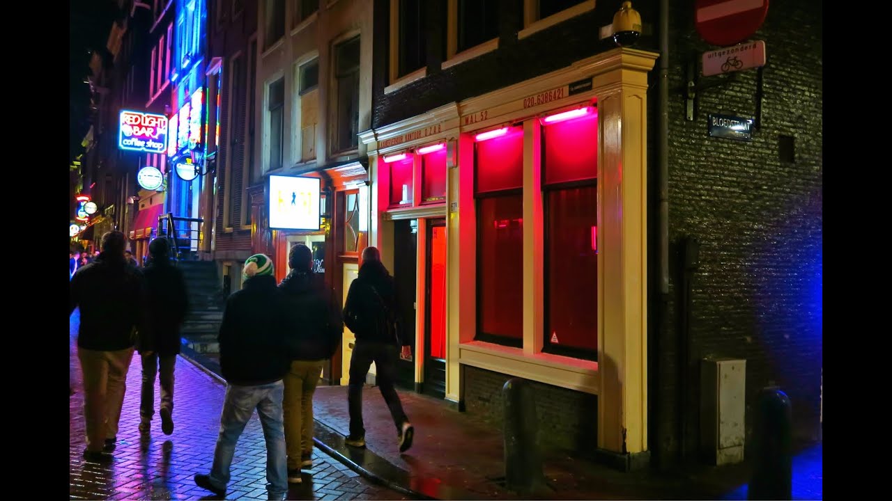 RED LIGHT DISTRCIT TOUR - Amsterdam On A Saturday Night - YouTube