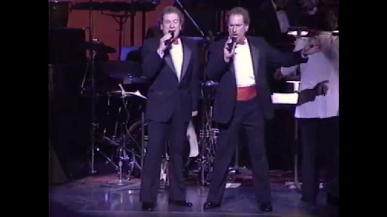Arena Twins - Vaudeville Medley - YouTube