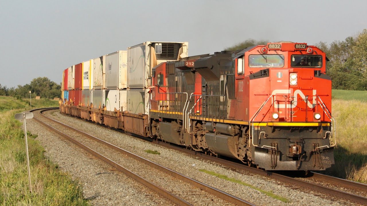RARE!!! CN C40-8W!!!! CN 8832, CN 2124, and CN 8881 lead CN Q115 past ...