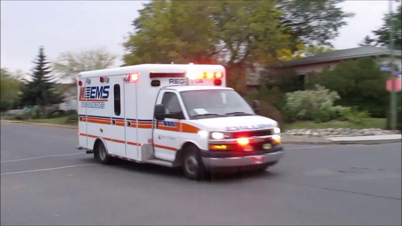 Regina EMS Ambulance Responding - YouTube