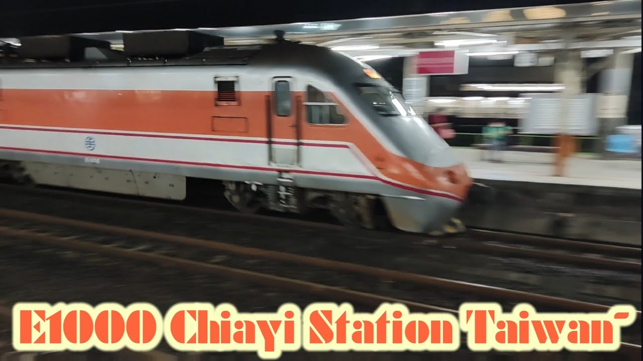 @TCNomads E1000 Train horn Chiayi Station Taiwan~（司機員，鳴笛聲 轟 ~）自強號，嘉義車站，台灣~~ - YouTube