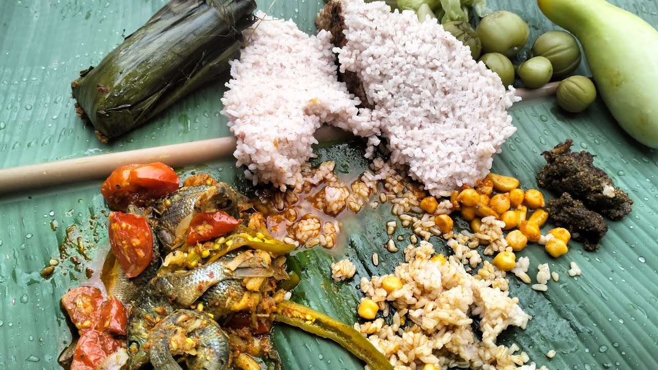 Paddy field || Local Fish perfectly recipe in bamboo Naga style - YouTube