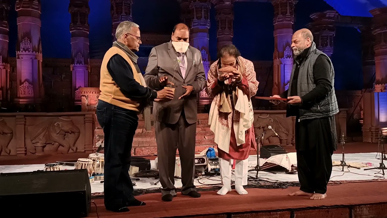 Santoor Maestro Pandit Bhajan Sopori Ji receiving Kalidas Samman 2020 ...
