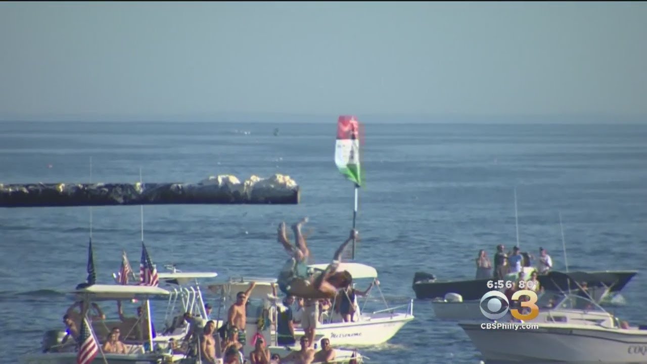 Gloucester Greasy Pole Winner Fulfills Childhood Dream - YouTube