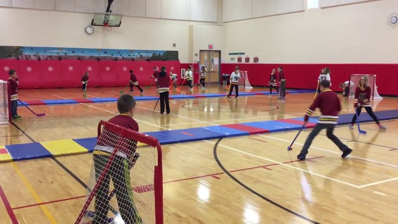 Floor hockey in action - YouTube
