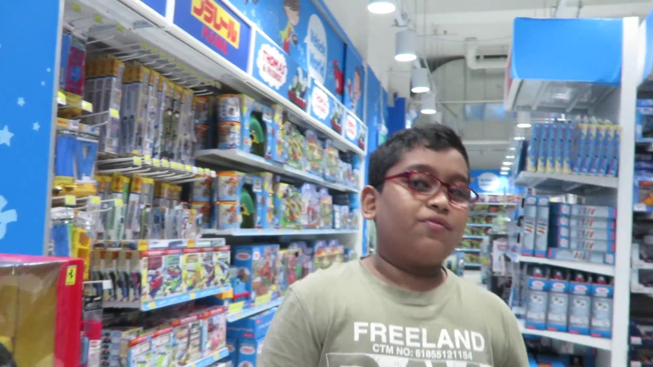 Visiting ToysRus - World's largest toy chain network - YouTube