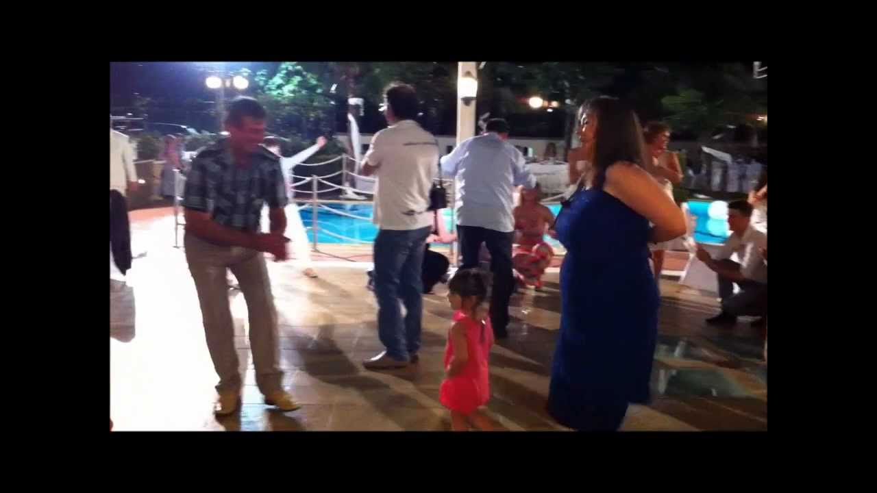 ΓΑΜΗΛΙΟ ΓΛΕΝΤΙ ΣΤΟ HOTEL ΑΕΤΩΝ ΜΕΛΑΘΡΟΝ 2 - YouTube