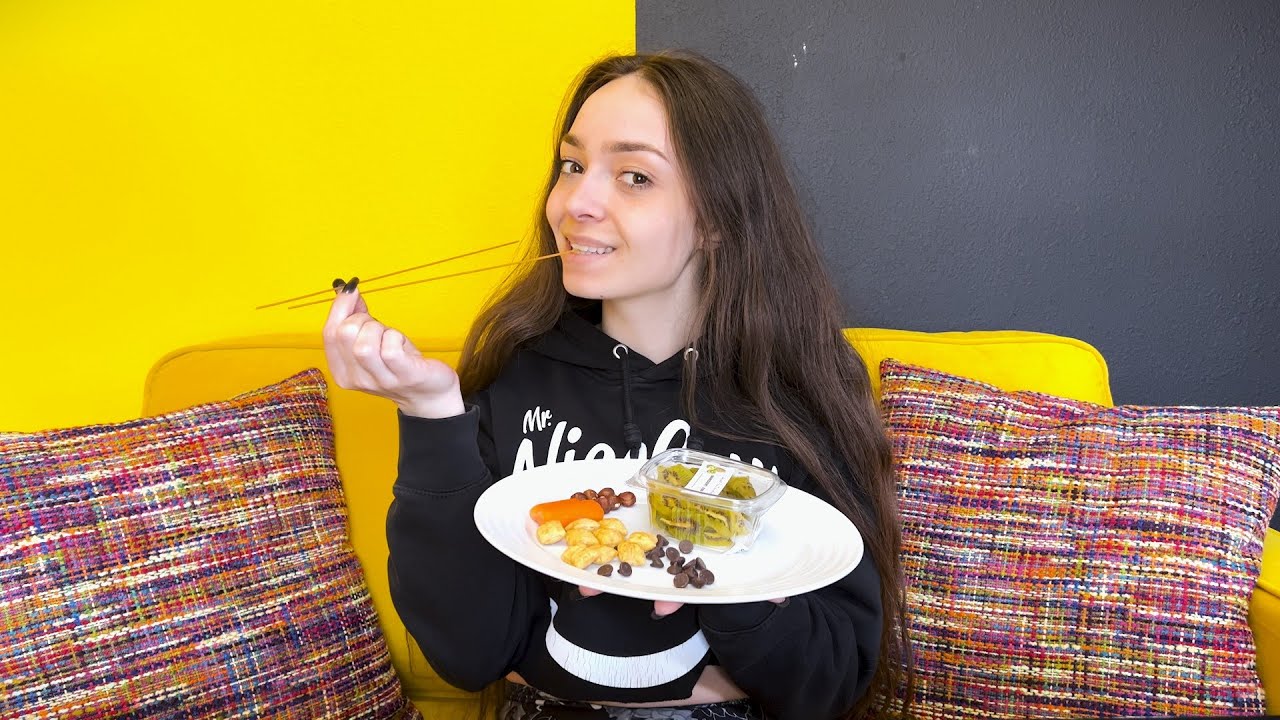 ASMR Roleplay Popular Girl Eats Crunchy Snacks Intense Eating Mouth ...