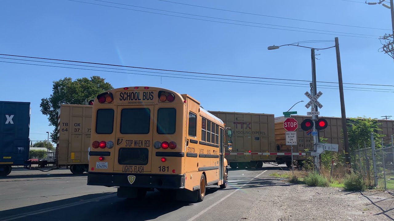 CCT 1501 Lodi Flyer Local w/ Ex-CN, N. Sanguinetti Ln. Railroad ...