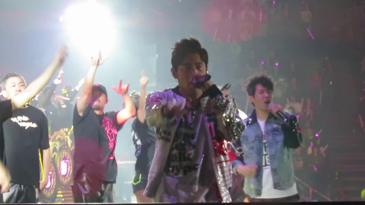 Jay Chou 陽光宅男 cut fancam - Live in Paris 2019 - YouTube