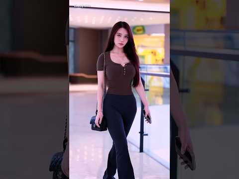 😍Beautiful chinese girl street fashion outfits style #chinesegirl #fashion #shorts #beautiful #cute