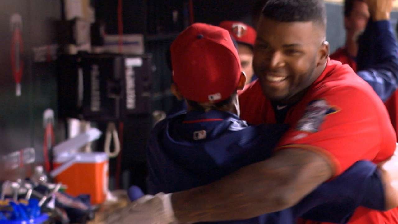 5/19/17: Polanco's sac fly gives Twins a comeback win - YouTube