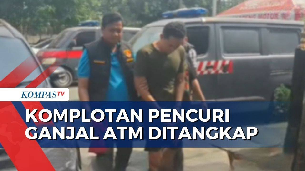 Terekam CCTV, Komplotan Ganjal ATM di Cengkareng Beraksi dengan Modus Tukar Kartu - YouTube