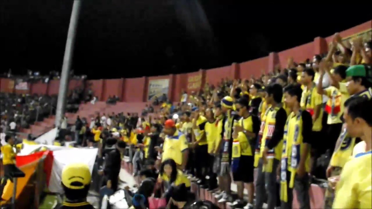 ULTRAS GRESIK "PERSIK vs Gresik United" 13 Januari 2014 - YouTube