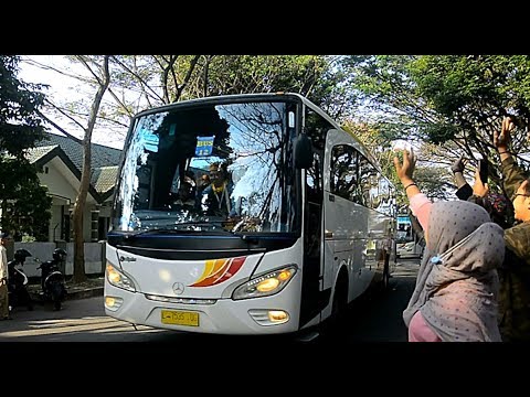 Semoga Menjadi Haji Yang Mabrur!! | Rombongan 28 Unit Bus Kalisari Haji ...