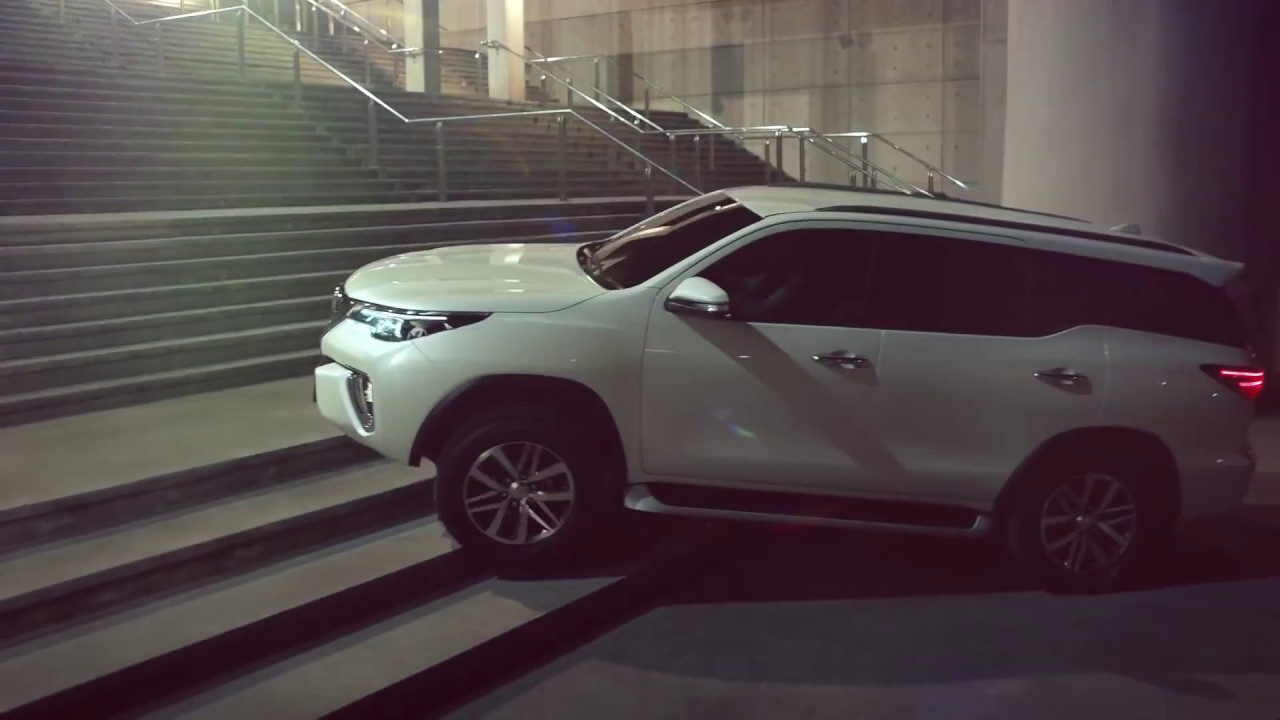 Toyota | Fortuner 2016 | Night View - YouTube