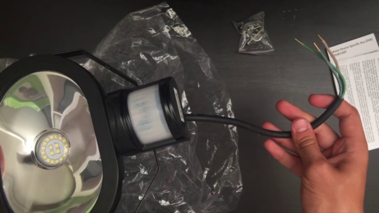 Unboxing Foco Led con sensor de Movimiento Z Wave Everspring - YouTube