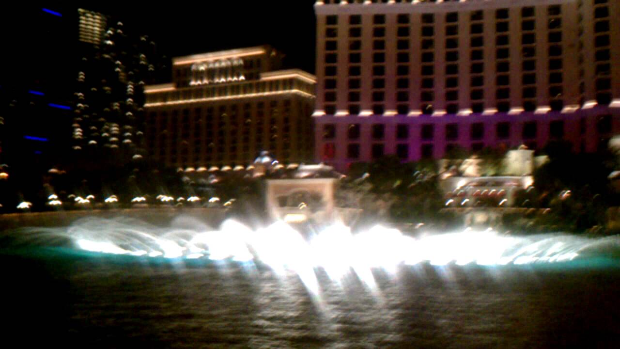 Fountains at Bellagio Oceans 11 song - YouTube