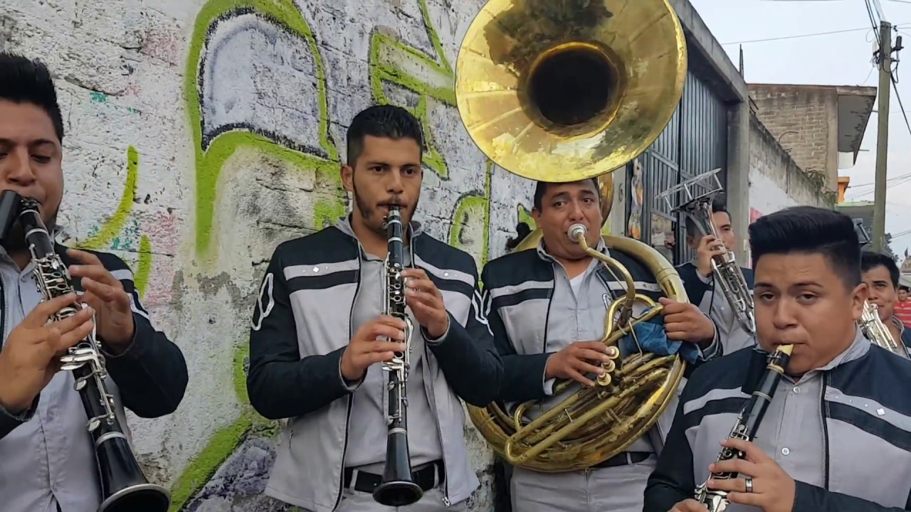 Banda Monarca de Morelia, El Coyote. - YouTube