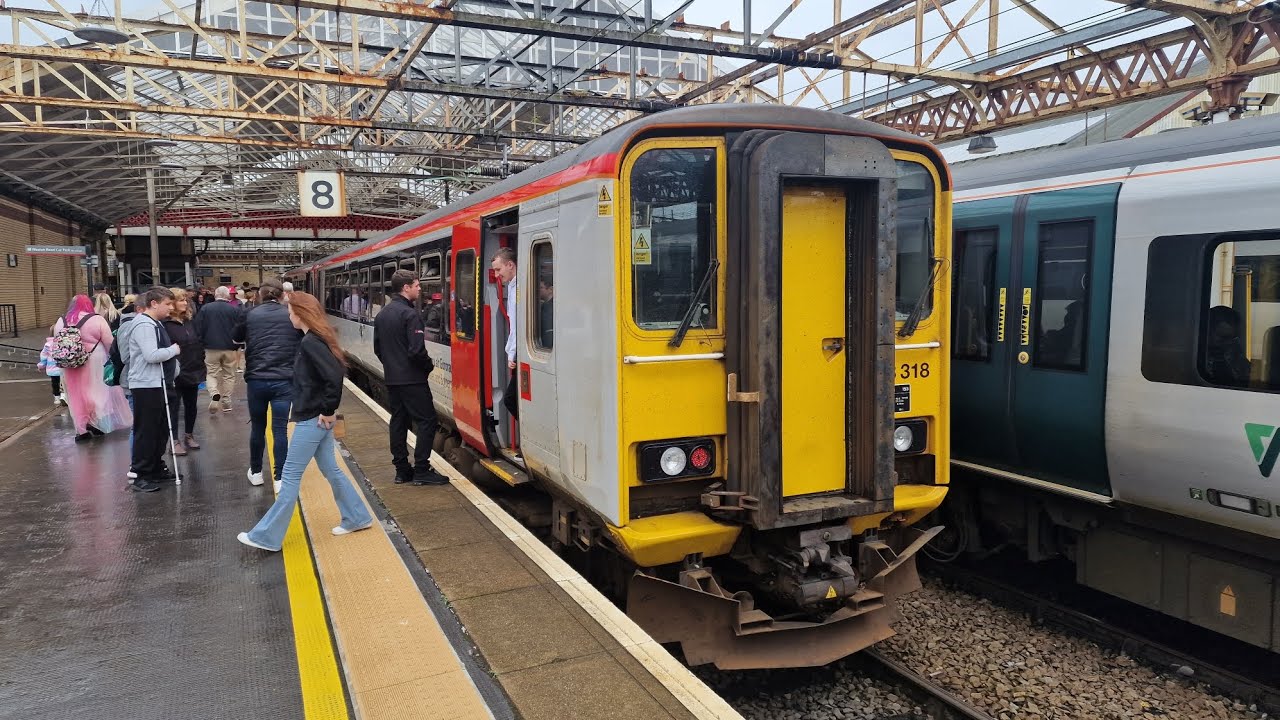 class 153 936 and 153 318 departs crewe with tones - YouTube