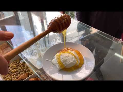1915'den beri Kaymak yapımı | Sokak Lezzetleri | clotted cream with hunney | Turkish street food
