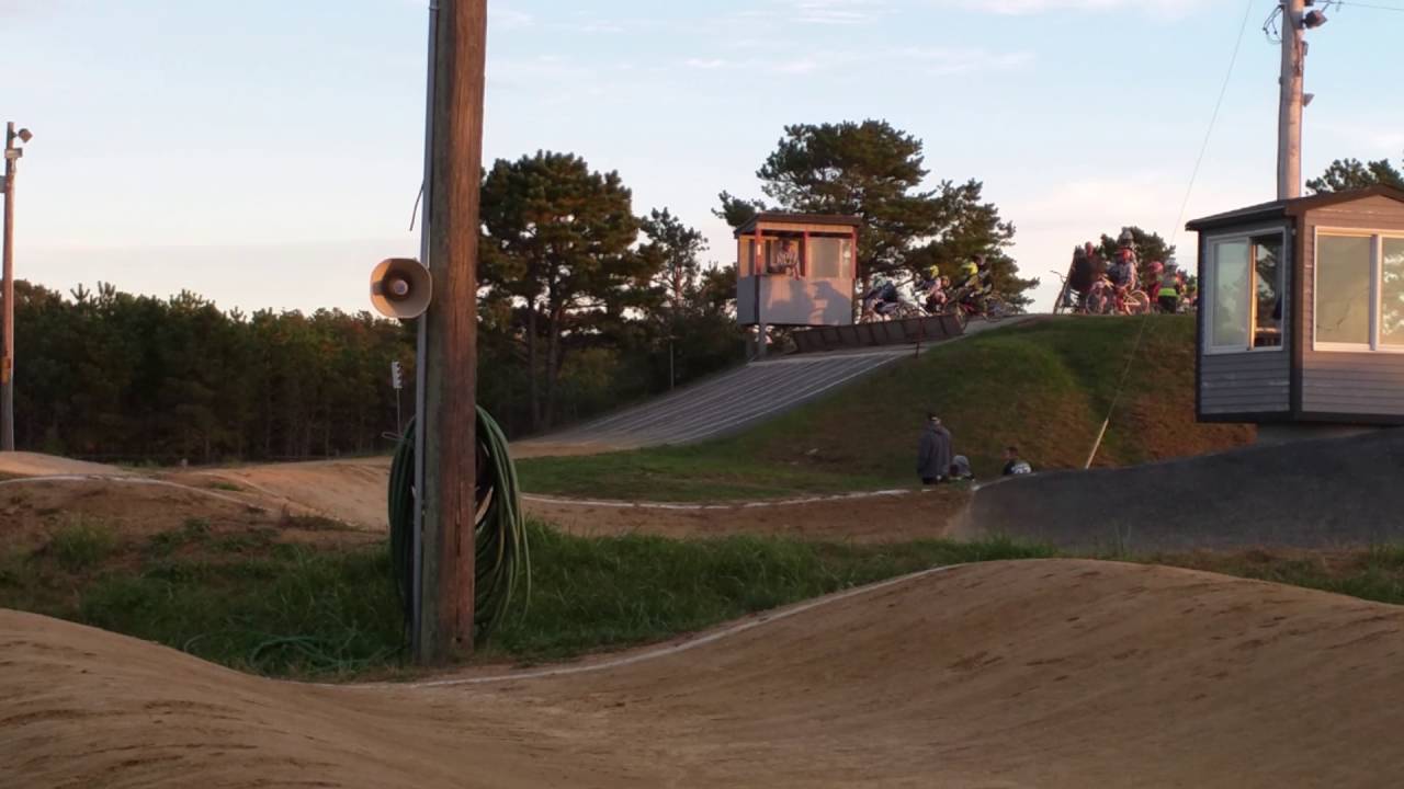 Will Ross the Boss Cape Cod BMX Moto 1 cruiser 10/15 - YouTube