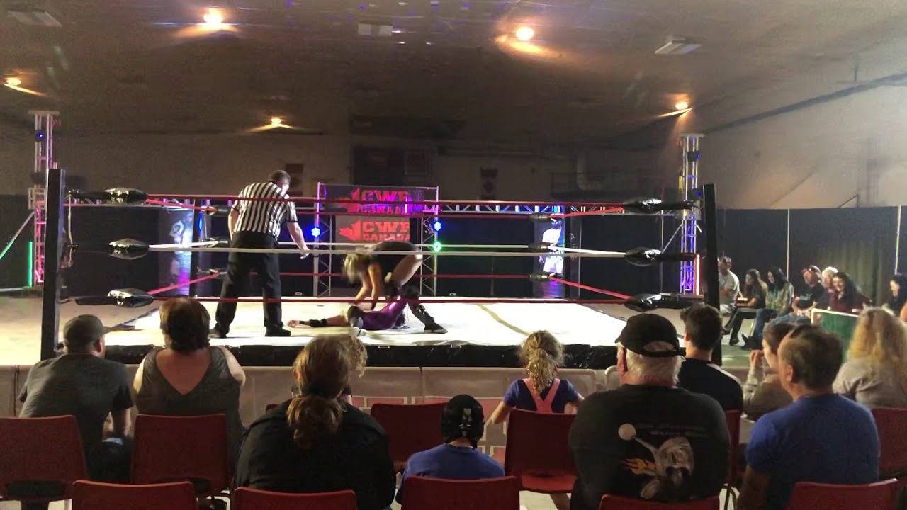 Beautiful Beaa vs CC Moss - YouTube